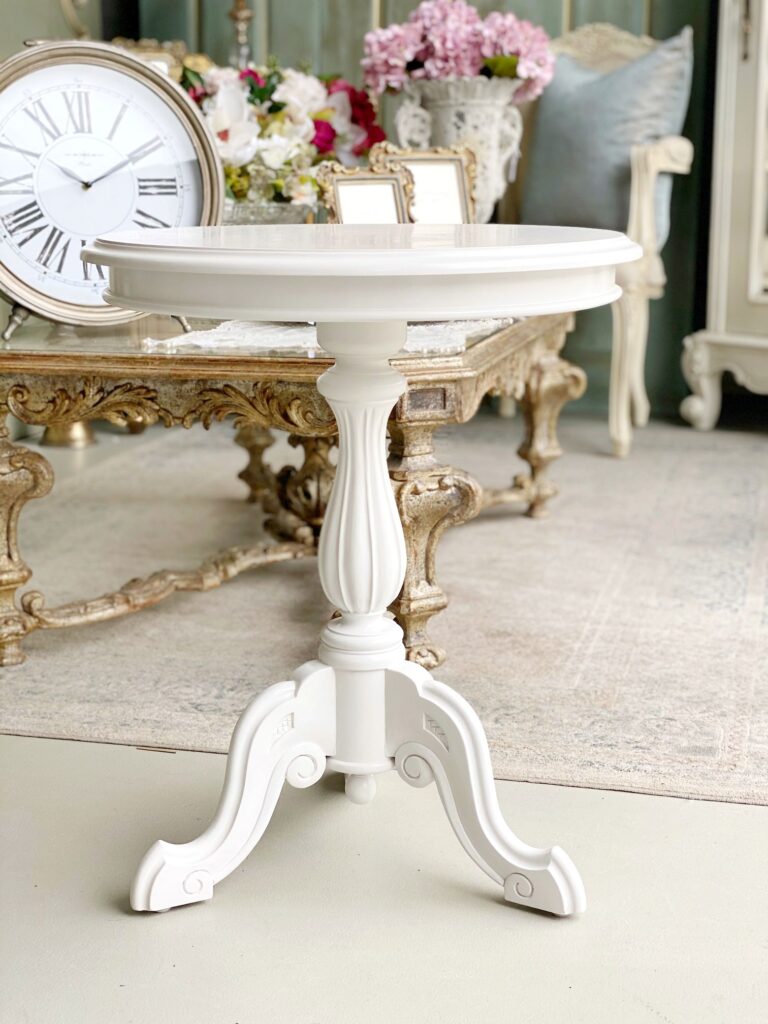 Sabriel Vintage Pedestal Round Table | Rococo Decor